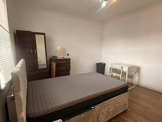 Grays RM17, Room to rent, £700 pcm | PrimeLocation