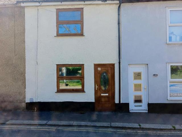 Grays, RM17 2 bed terraced house to rent £1,550 pcm £358 pw