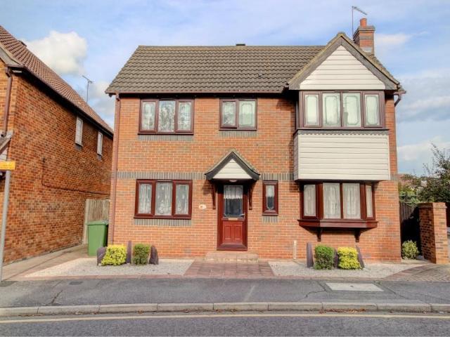 Grays RM17, 4 bed detached house to rent, £2,200 pcm | PrimeLocation