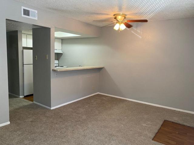 GRAYSON RIDGE APARTMENTS 1 Bedroom Apartment for Rent at 717 E Grayson St, San Antonio, TX 78208