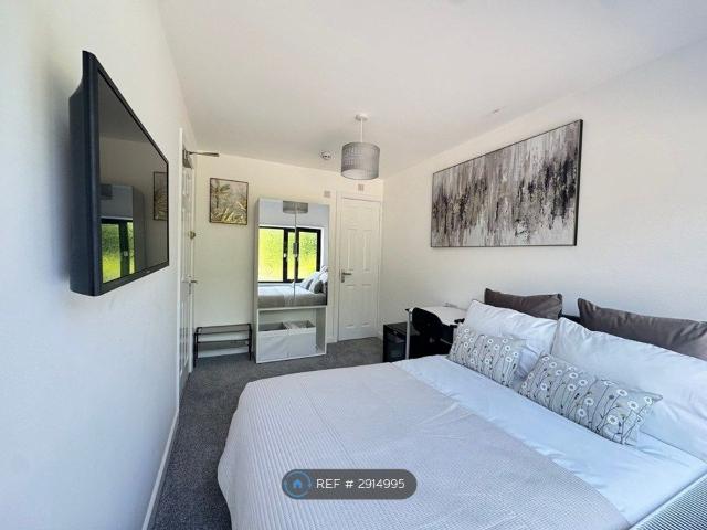 Grace Avenue, Oldbrook, Milton Keynes MK6, Room to rent, £799 pcm | PrimeLocation