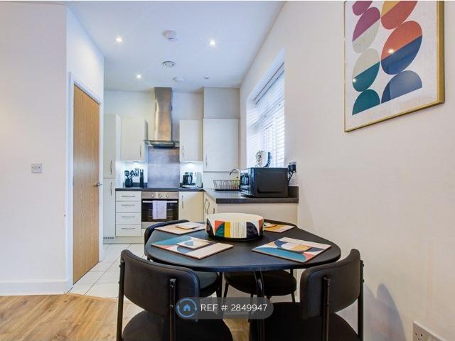 Grace Bartlett Gardens, Chelmsford CM2, 1 bed flat to rent, £1,295 pcm | PrimeLocation