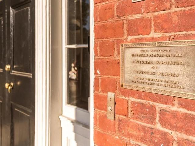 Grace St 1142 W 1 Bedroom Apartment for Rent at 1142 W Grace St, Richmond, VA 23220 The Fan