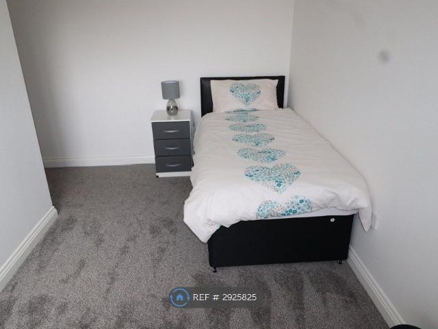 Gracemere Cresent, Birmingham B28, Room to rent, £1,480 pcm | PrimeLocation