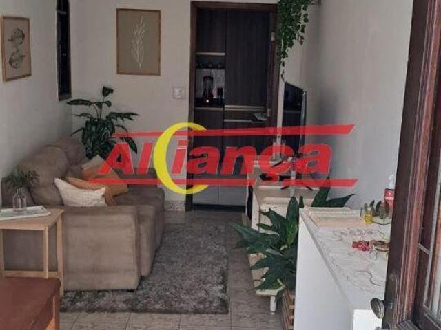 GRACIOSA CASA TÉRREA JD. PRES. DUTRA 2 QUARTOS / 2 VAGAS / 380 MIL