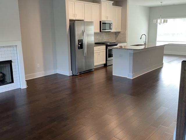 Grad student in search of roommates
