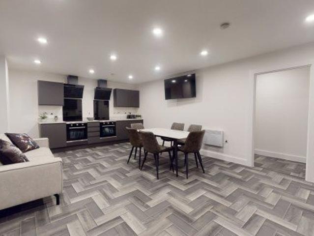 Graduation House, Nottingham, Nottinghamshire NG9, 6 bed shared accommodation to rent, £737 pppm | PrimeLocation