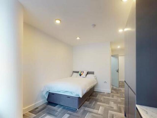 Graduation House, High Road, Studio Flat For