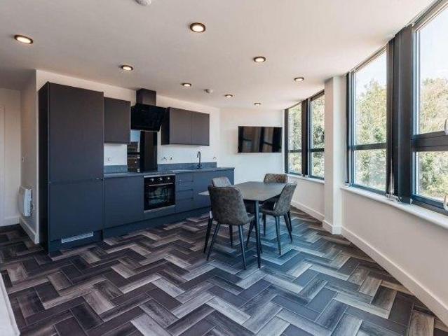 Graduation House 8 bed house share to rent £5,888 pcm £1,359 pw