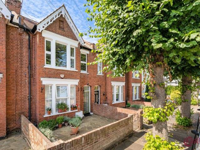 Graeme Road, Enfield EN1, 3 bed flat to rent, £2,300 pcm | PrimeLocation