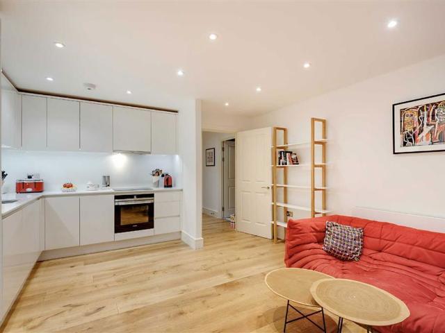 Grafton Mews, Fitzrovia & Covent Garden W1T, 1 bed flat to rent, £2,747 pcm | PrimeLocation