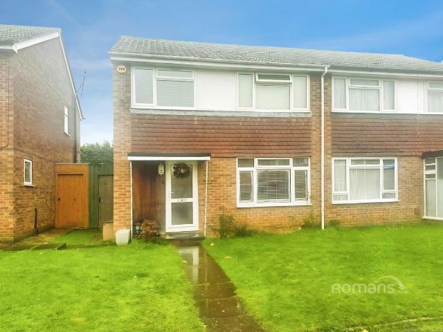 Grafton Close, George Green, Slough SL3, 3 bed semi detached house to rent, £2,200 pcm | PrimeLocation