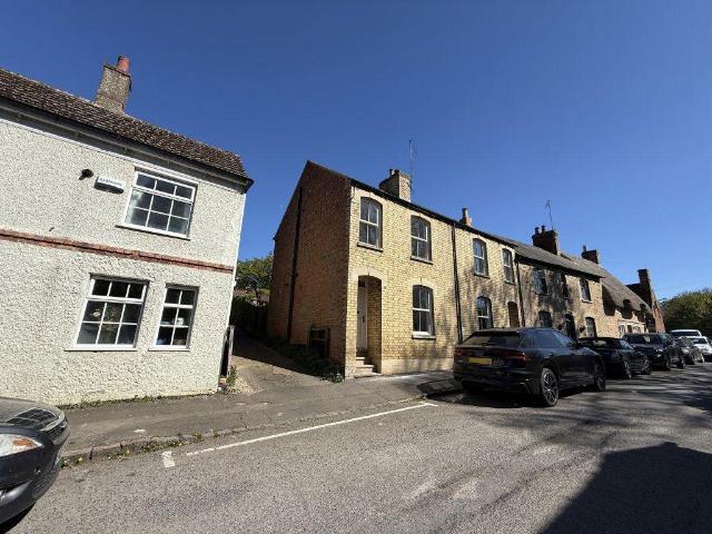 Grafton Drive 4 bed terraced house to rent £2,150 pcm £496 pw