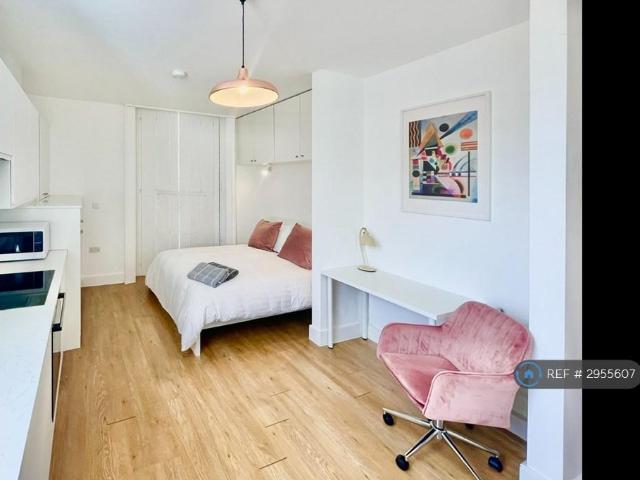 Central Cambridge, Cambridge, CB5 Studio to rent £1,600 pcm £369 pw
