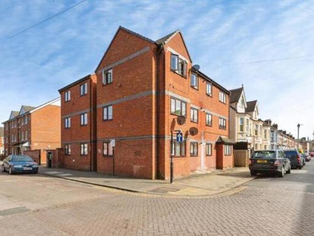 Grafton Road, Bedford, 1 Bedroom Flat