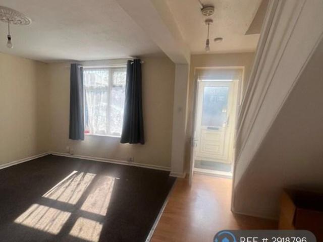 Grafton Road, Dagenham, RM8 3 bed terraced house to rent £2,400 pcm £554 pw