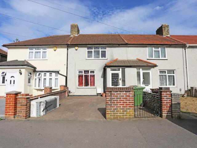 Grafton Road, Dagenham, RM8 3 bed terraced house to rent £2,100 pcm £485 pw