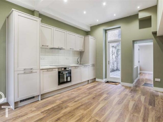Grafton Road, Kentish Town NW5 1 bed flat to rent £2,500 pcm £577 pw