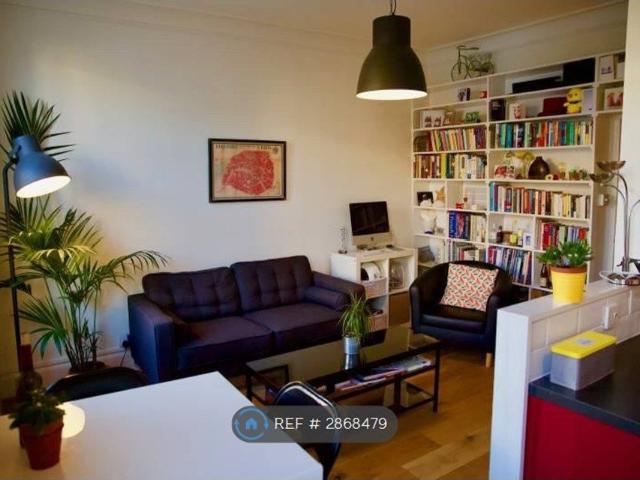 Grafton Road, London NW5, 2 bed flat to rent, £2,350 pcm | PrimeLocation