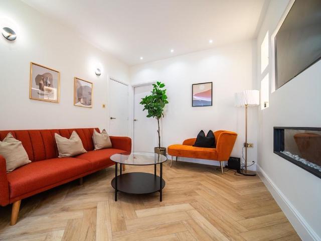 Grafton Road, London NW5, 2 bed flat to rent, £4,000 pcm | PrimeLocation