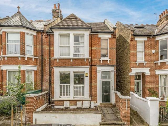 Grafton Road, London W3 1 bed flat to rent £1,900 pcm £438 pw