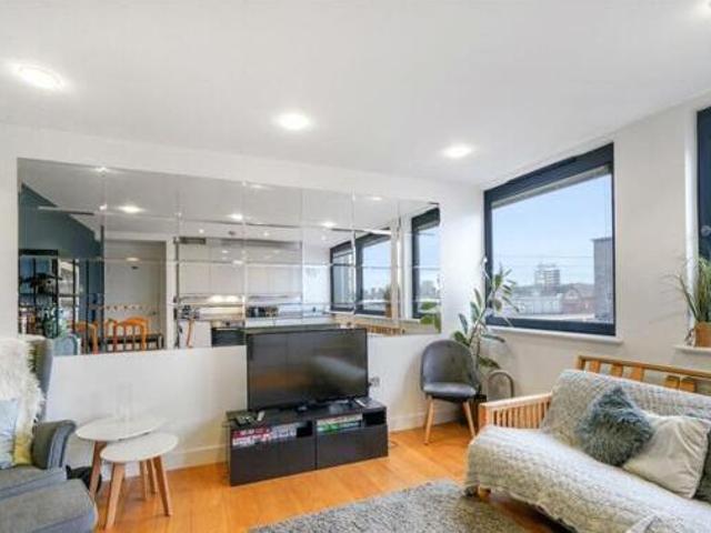 Grafton Road, London, 2 Bedroom Apartment
