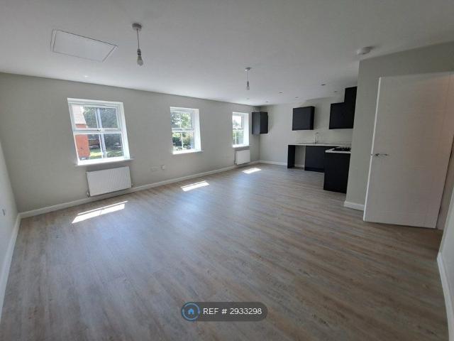 Grafton Street, Kettering NN16, 2 bed flat to rent, £920 pcm | PrimeLocation