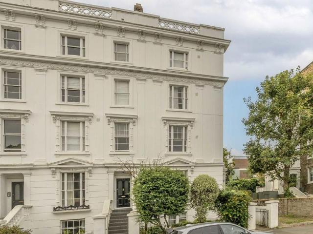 Grafton Square, London SW4 1 bed flat to rent £2,200 pcm £508 pw