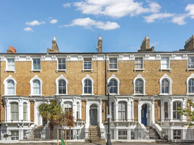 Grafton Square, London SW4 5 bed house to rent £9,000 pcm £2,077 pw