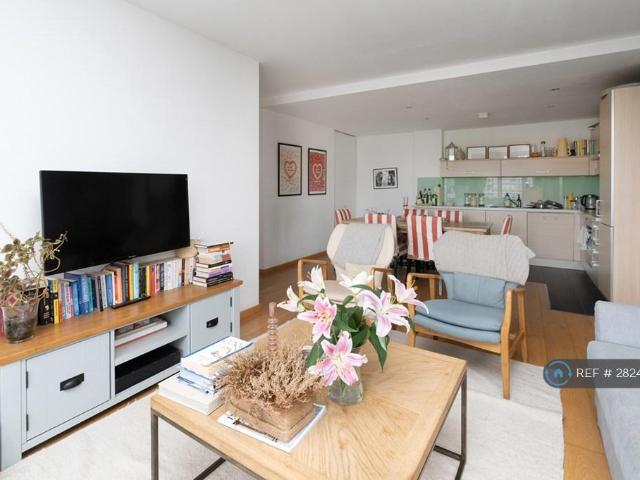 Graham St, London, N1 2 bed flat to rent £3,300 pcm £762 pw