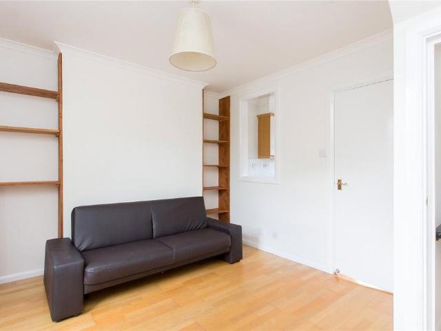 Graham Street, Angel, N1 1 bed maisonette to rent £2,250 pcm £519 pw