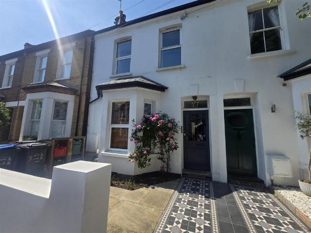 Graham Road, Wimbledon SW19 3 bed house to rent £2,800 pcm £646 pw