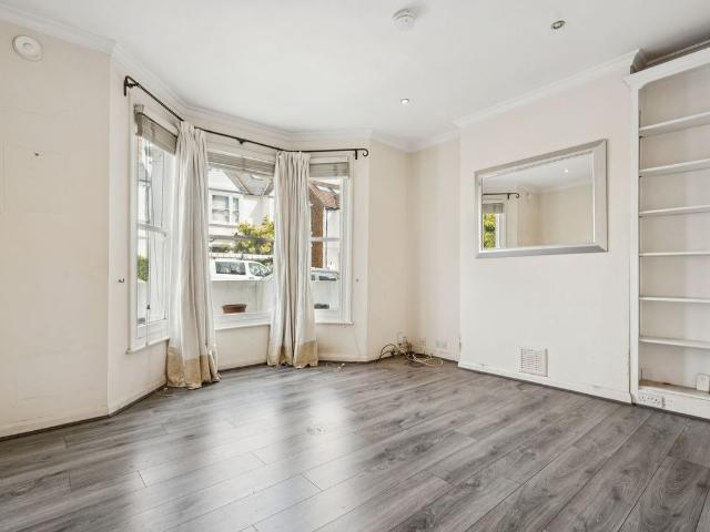 Graham Road, Chiswick, London W4, 1 bed flat to rent, £1,900 pcm | PrimeLocation