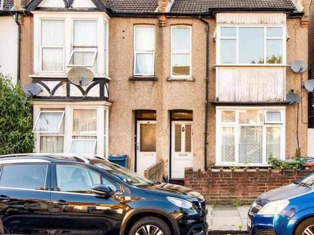 Graham Road, Harrow 2 bed maisonette to rent £1,600 pcm £369 pw