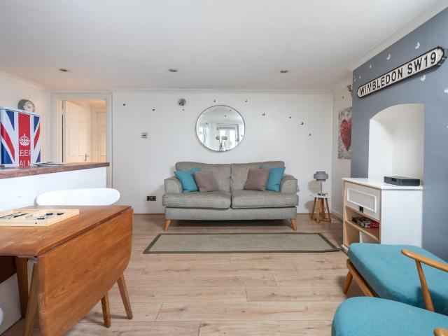 Graham Road, London SW19, 1 bed flat to rent, £3,050 pcm | PrimeLocation