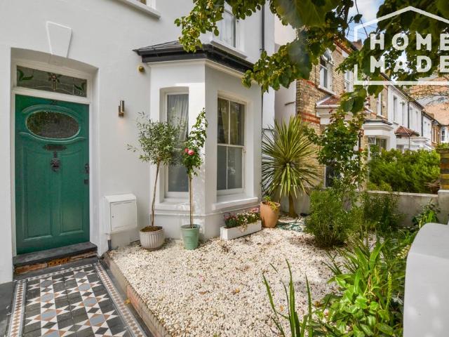 Graham Road, SW19 6 bed terraced house to rent £4,400 pcm £1,015 pw
