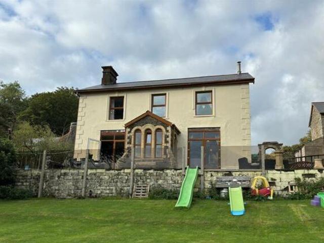 Graigwen Road, Graigwen, 4 Bedroom Farm