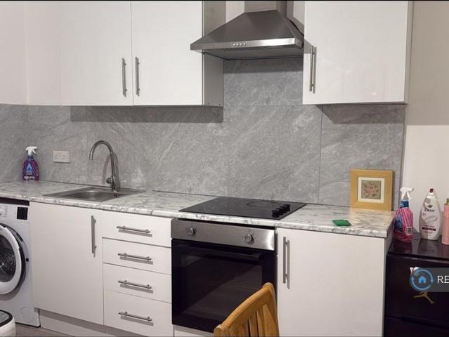 Grainger Road, London, N22 1 bed flat to rent £1,700 pcm £392 pw