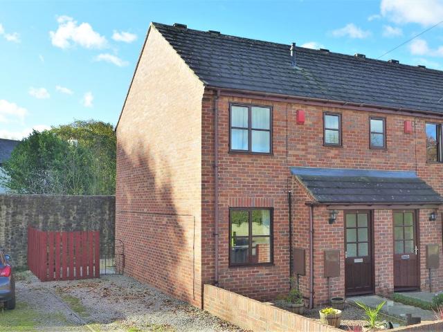Grainger Row, Ripon HG4, 2 bed end terrace house to rent, £900 pcm | PrimeLocation