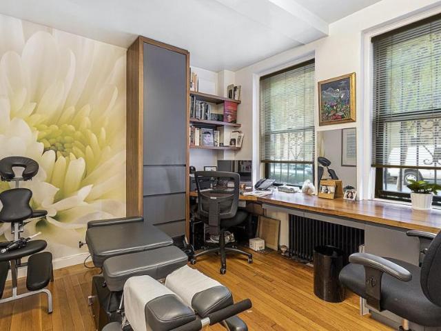 Gramercy Park NY LS95694151