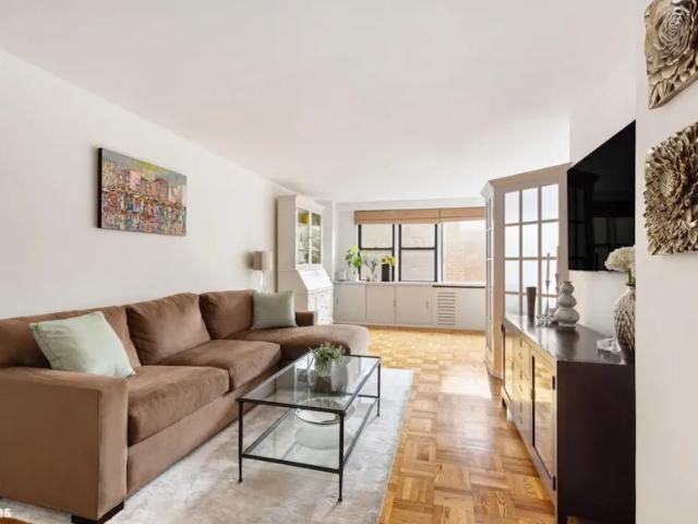 Gramercy Park NY 102245444