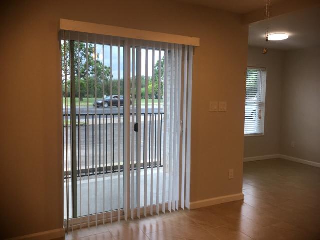 Granada Apartments Studio Apartment for Rent at 901E E 40th St, Austin, TX 78751 Hancock