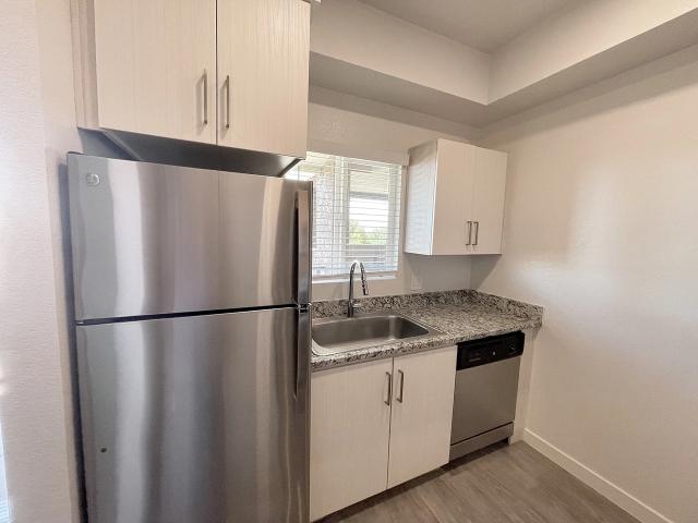 Granada Lakes Apartments 2 Bedroom Apartment for Rent at 5701 South Rural Road, Tempe, AZ 85283
