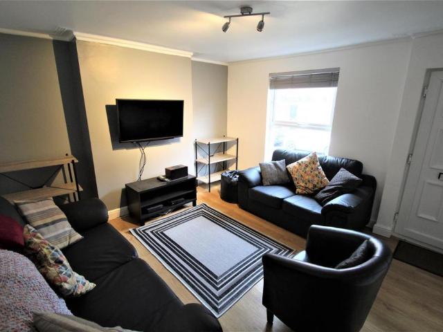 Granby Grove, Headingley, Leeds, LS6 3BE 6 bed terraced house to rent £2,886 pcm £666 pw