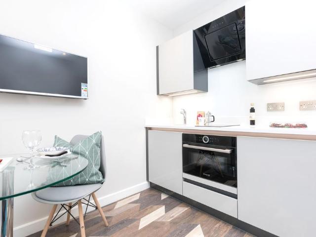 Granby Row, Manchester M1 1 bed apartment to rent £1,207 pcm £279 pw