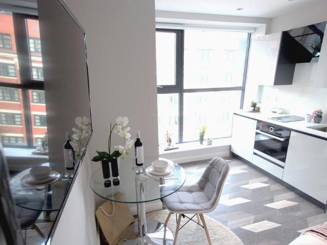 Granby Row, Manchester M1 1 bed apartment to rent £1,207 pcm £279 pw