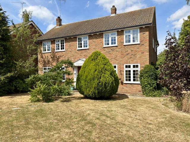 Grange Close, Ingrave 5 bed detached house to rent £2,750 pcm £635 pw