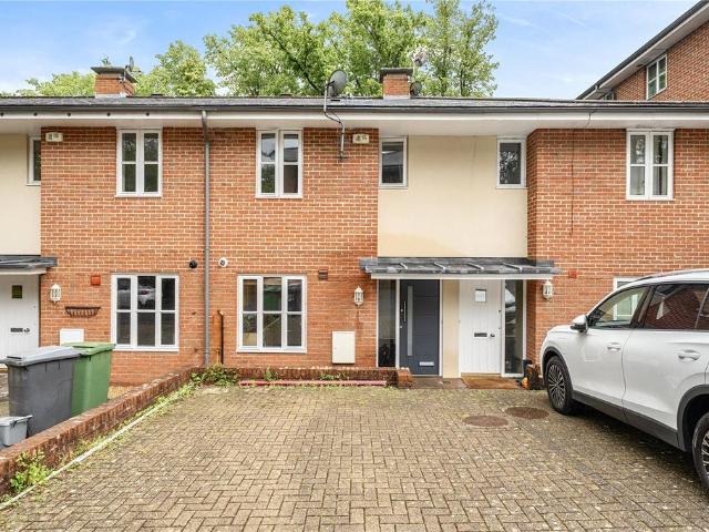 Grange Close, Winchester, Hampshire. 2 bed terraced house to rent £1,950 pcm £450 pw