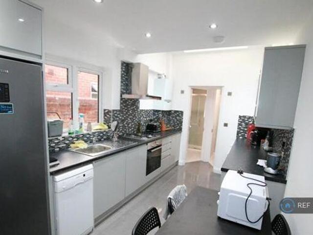 Grange Avenue, Reading, 6 Bedroom Terraced