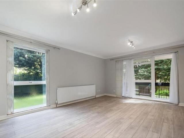 Grange Gardens, London N14 2 bed flat to rent £2,000 pcm £462 pw